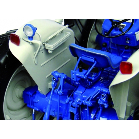 FORD COUNTY 654 Fabriqué par Universal Hobbies - Echelle 1/16