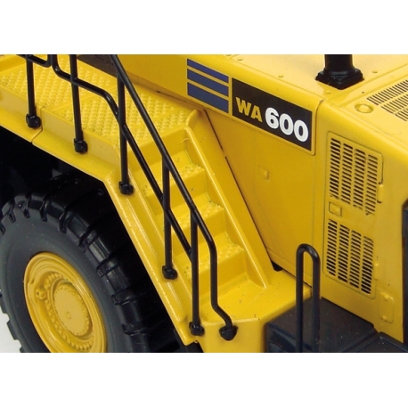 KOMATSU WA 600 Fabriqué par Universal Hobbies - Echelle 1/50