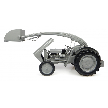 Ferguson TEA-20 with front loader (1947)