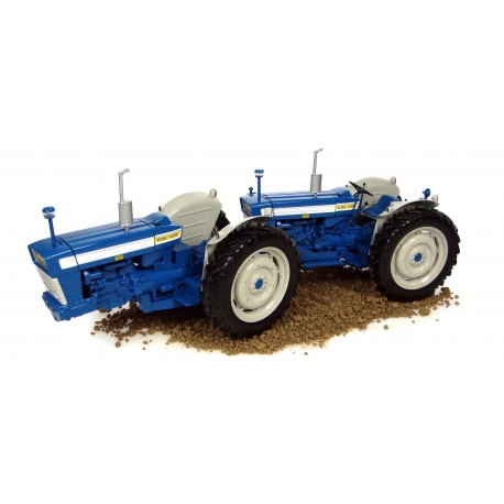 DOE 130 FOUR-WHEEL DRIVE TRACTOR